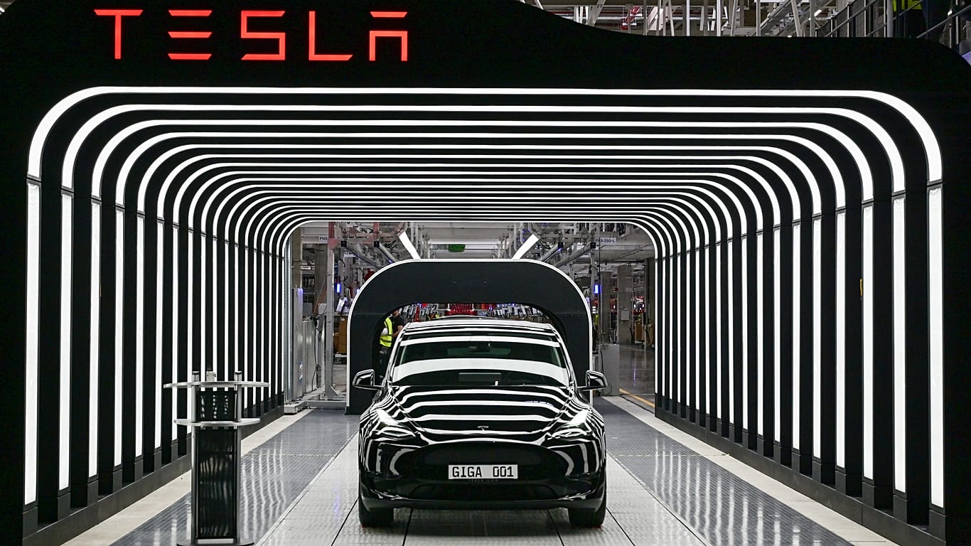 Tesla aims to double production capacity in German Gigafactory ...