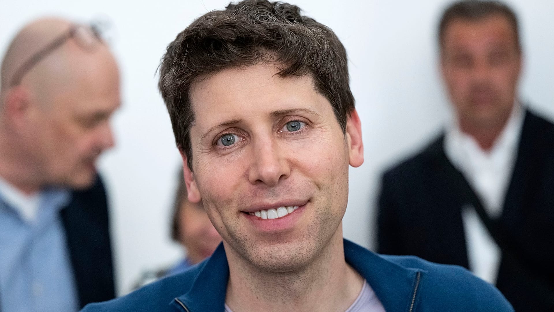 Sam Altman returns as CEO of ChatGPT creator OpenAI just days after firing along with a new ...