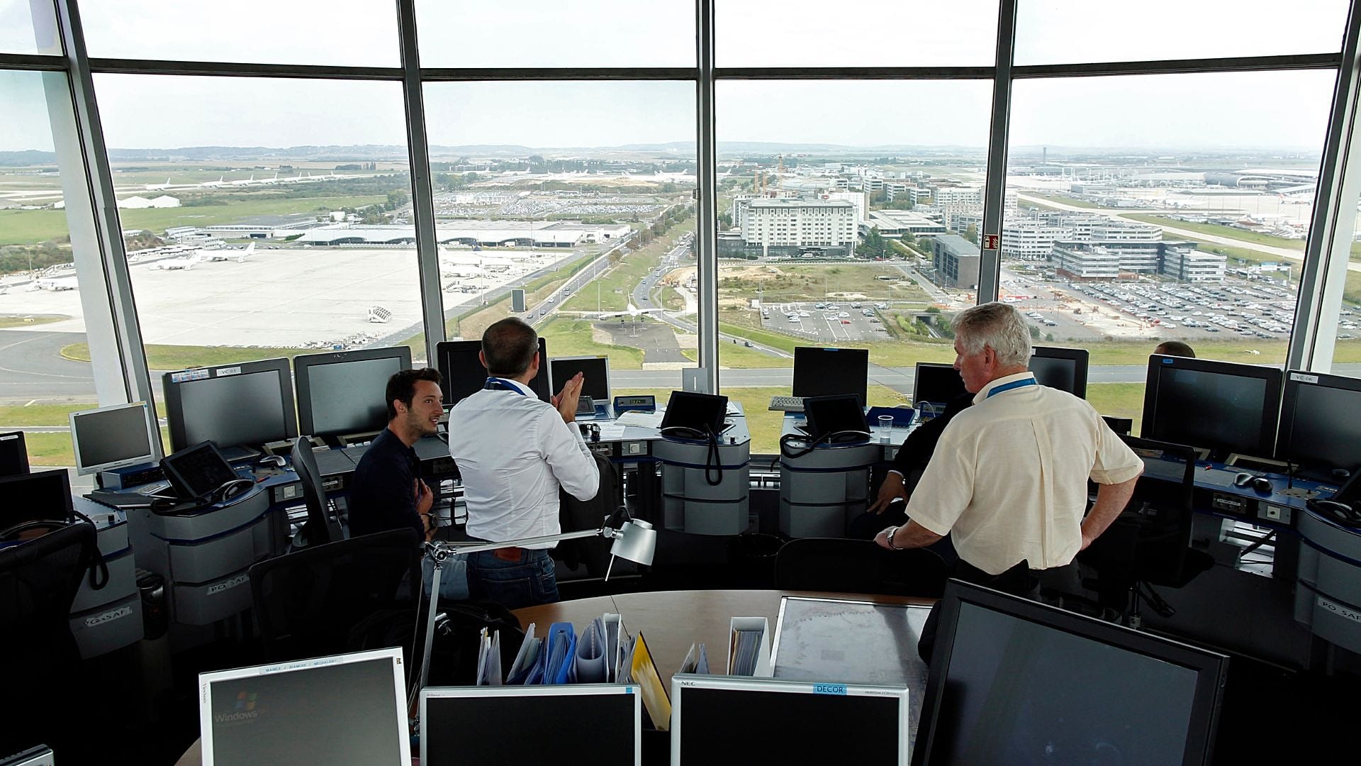 Airspace closures, staff shortages and ageing tech: What’s behind 2023 ...