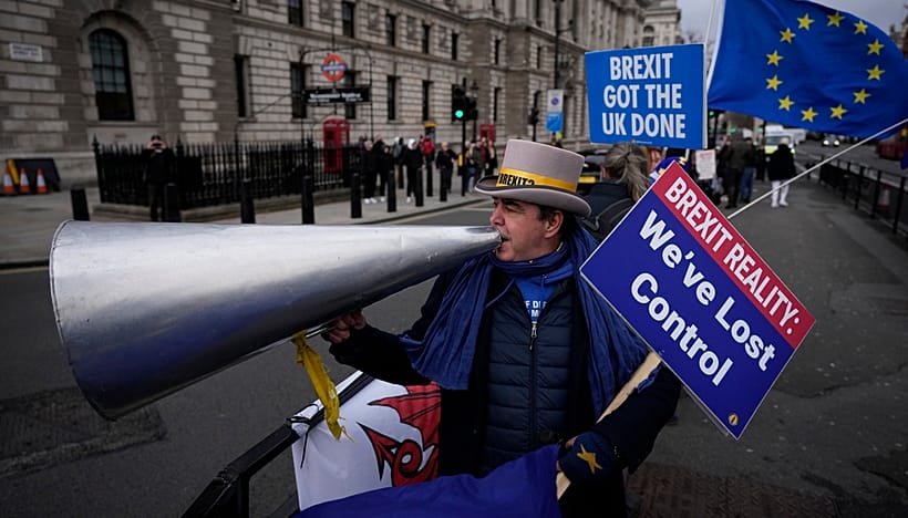 Brexit casts a cloud over Britain's economy, says Goldman Sachs | Euronews