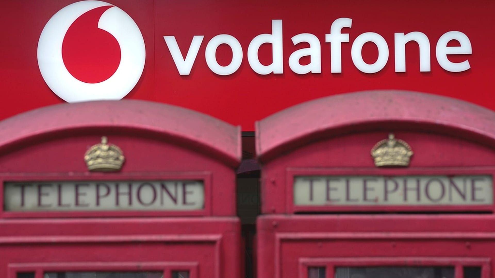 Vodafone rings up €1.4 billion deal with Microsoft for AI tech | Euronews