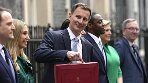 Dutch government tries to stop ASML from moving out | Euronews