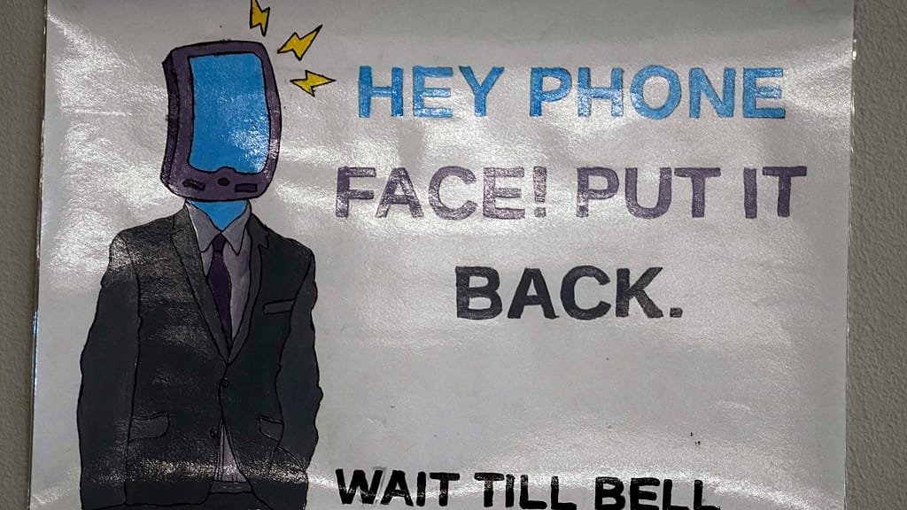 Back to school: France tests smartphone ban in 200 middle schools ...