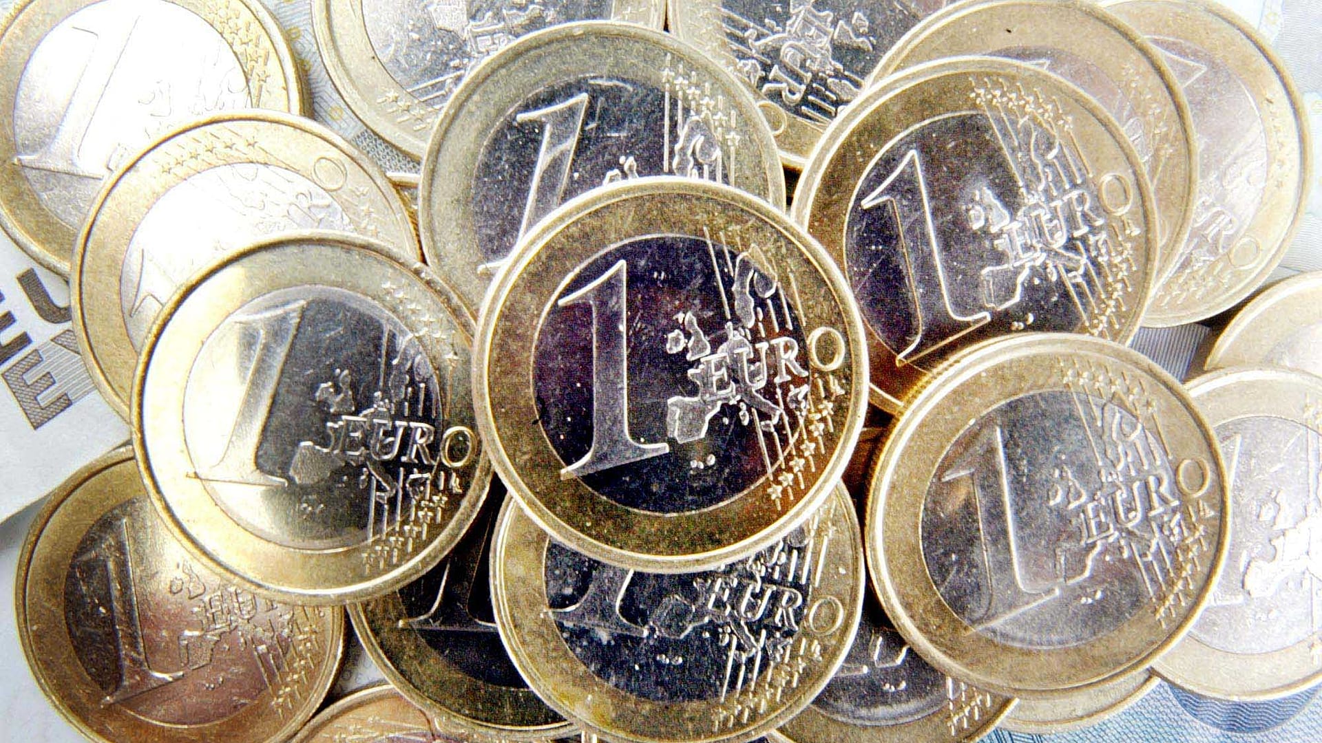 Euro surges toward five-month high after Trump ‘Liberation Day’ speech ...