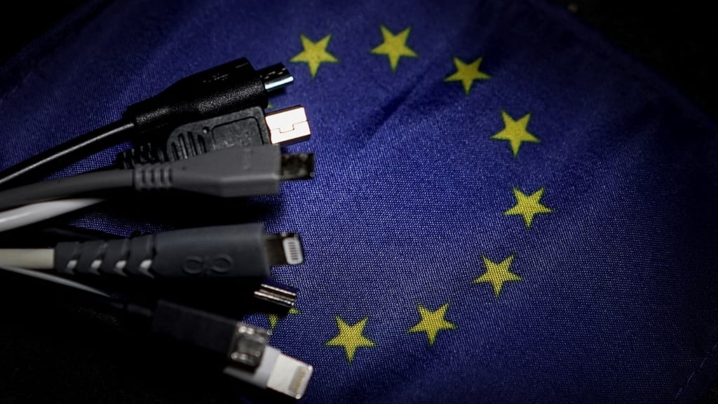 New EU rules on common USB-C chargers for electronics to come into ...