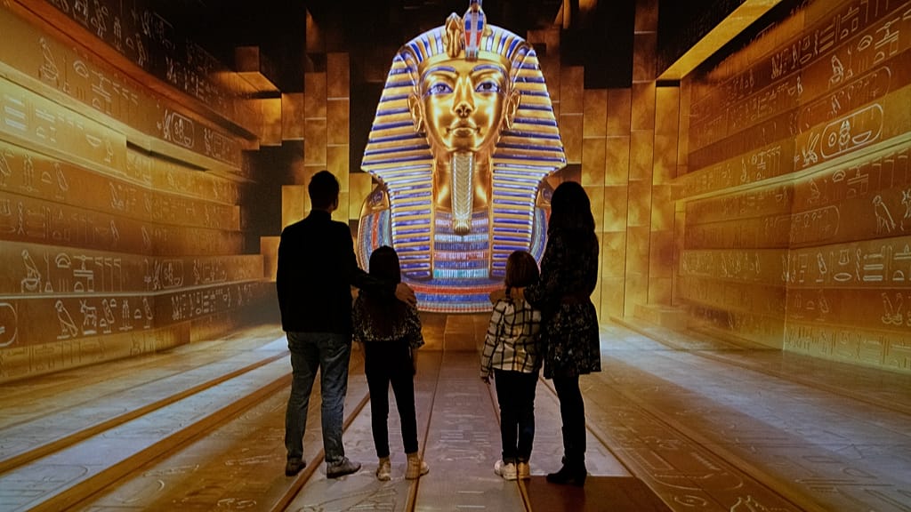 Video. A digital exhibition in London is bringing Tutankhamun's tomb to ...