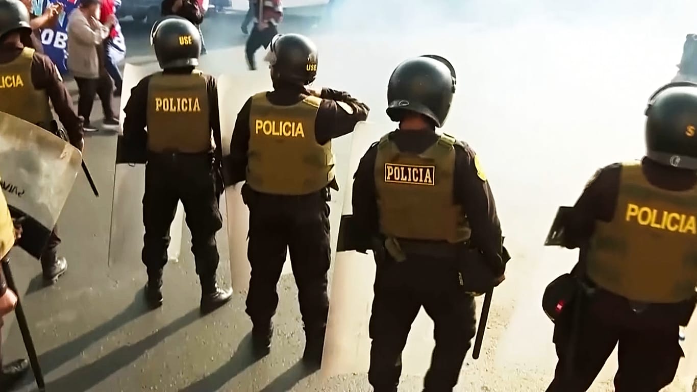 Video. Transport workers protest in Peru as crime rates reach new highs ...