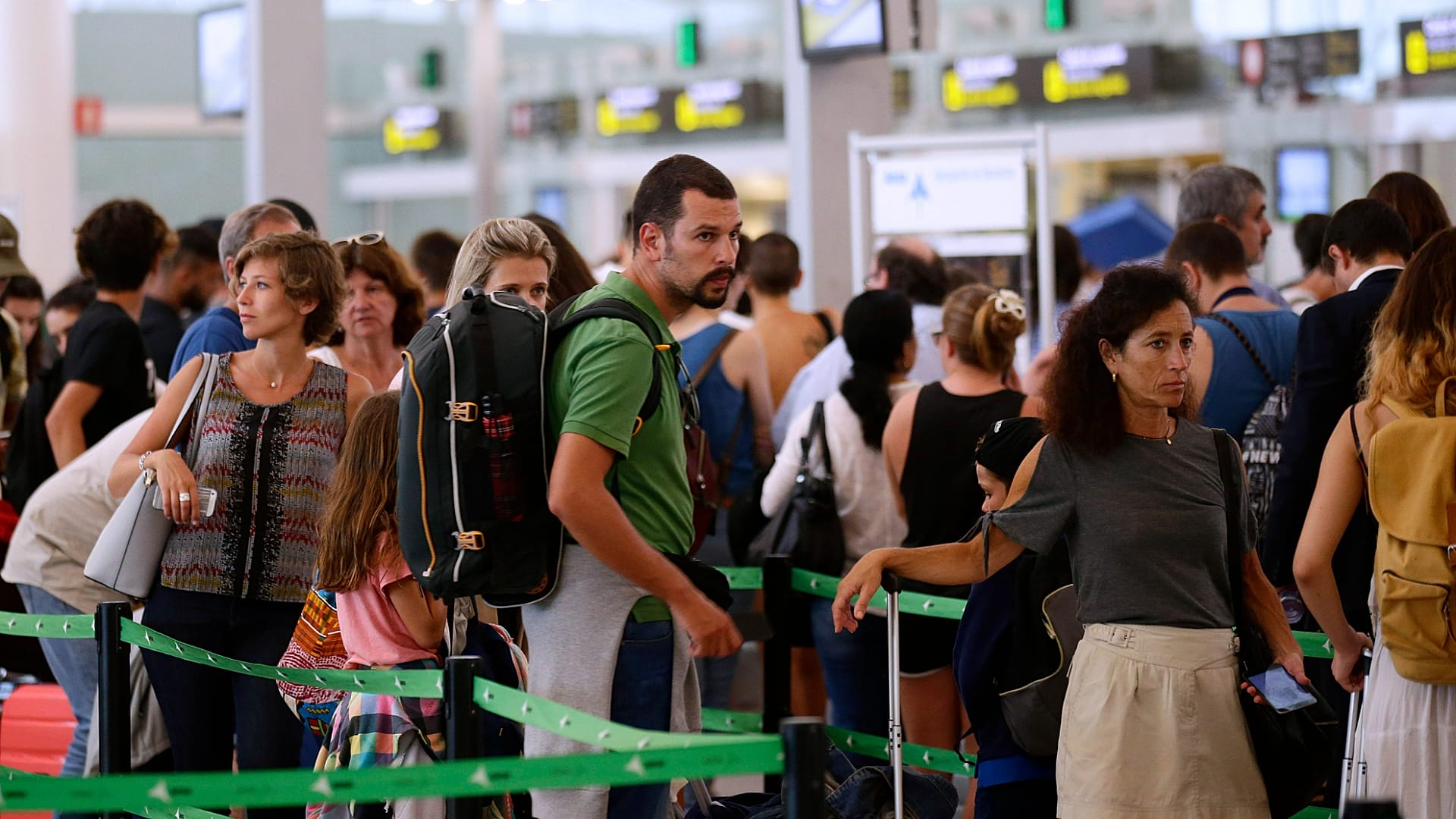 EU's new Entry/Exit System has had a shaky start. Here’s what ...