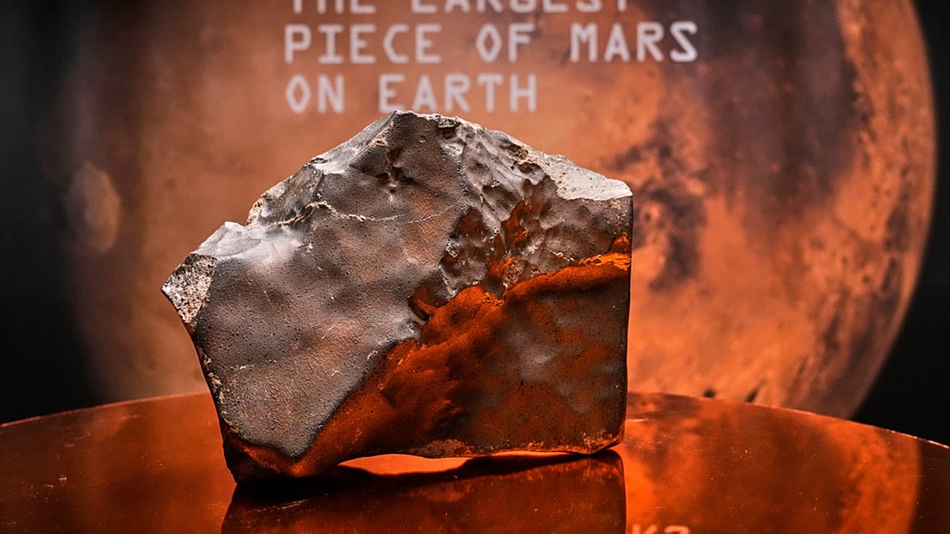 The world's biggest Mars rock sold at auction, but Niger wants to know ...