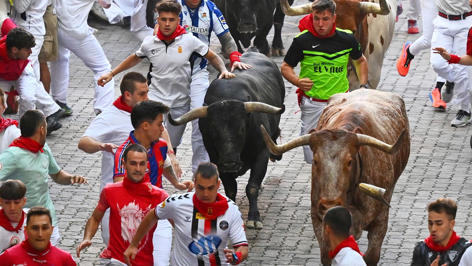 Video. Four injured in final bull run of San Fermín Festival in ...