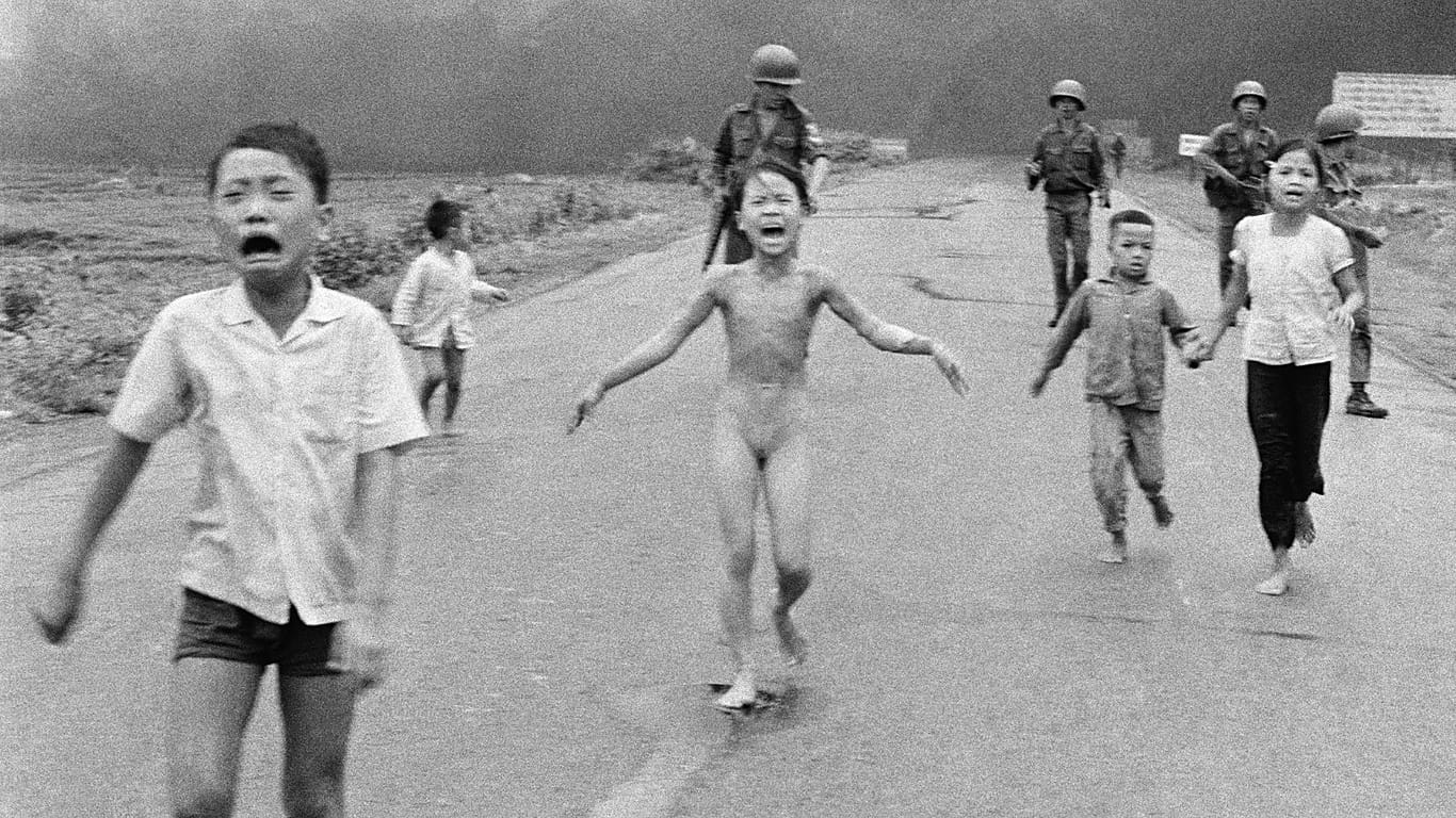 Journée mondiale de la photographie : l'histoire de la "fille au napalm" et son lien avec le ...
