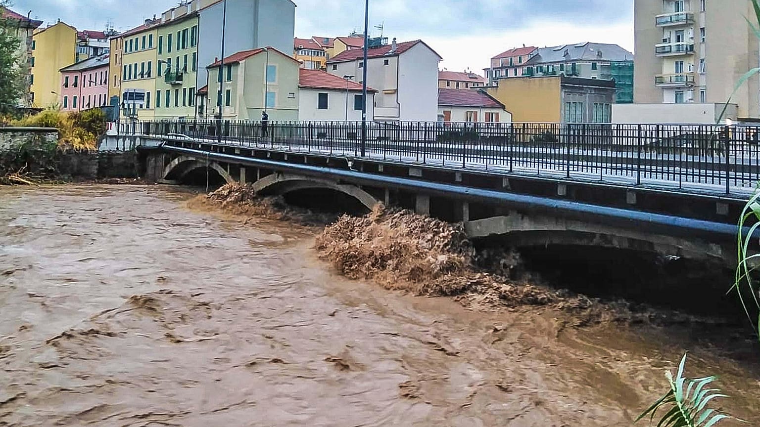 L'Italia divisa a metà dal maltempo: record di precipitazioni in ...