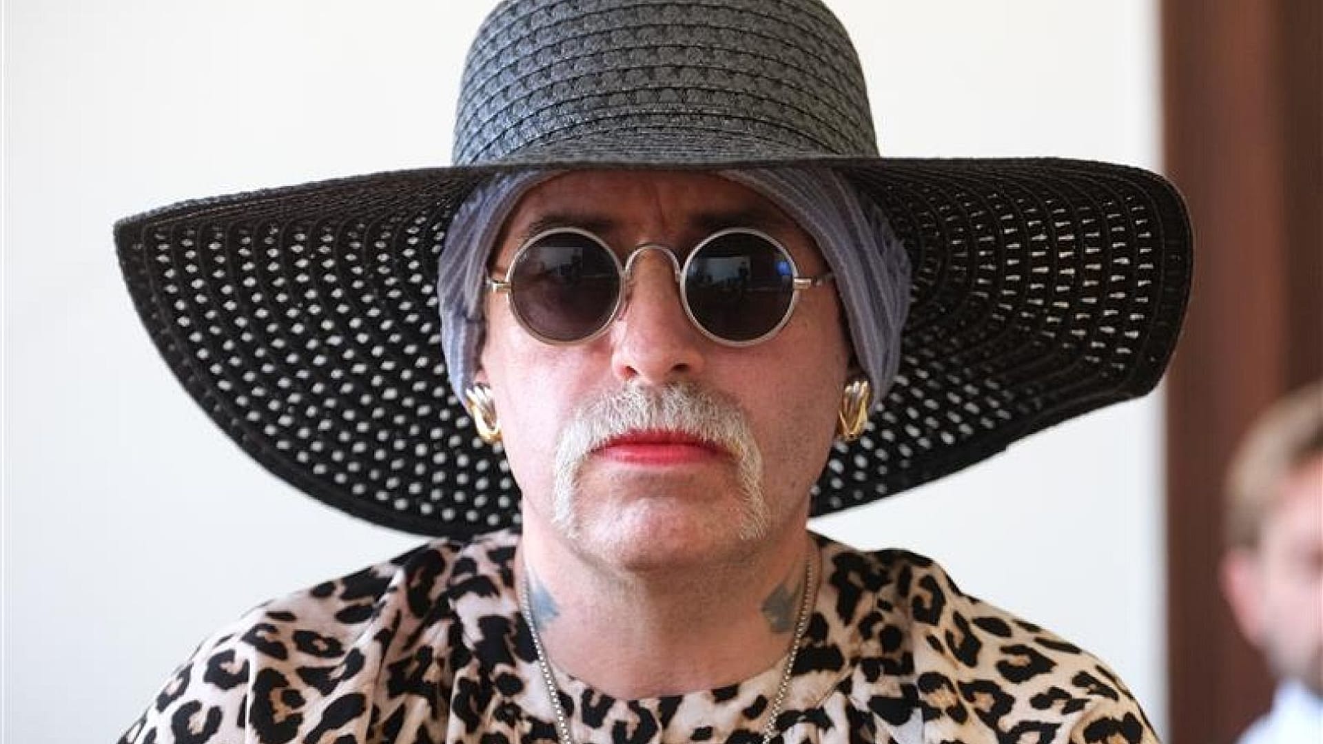 Neonazi que mudou de género para cumprir pena numa prisão feminina pôs-se em fuga | Euronews