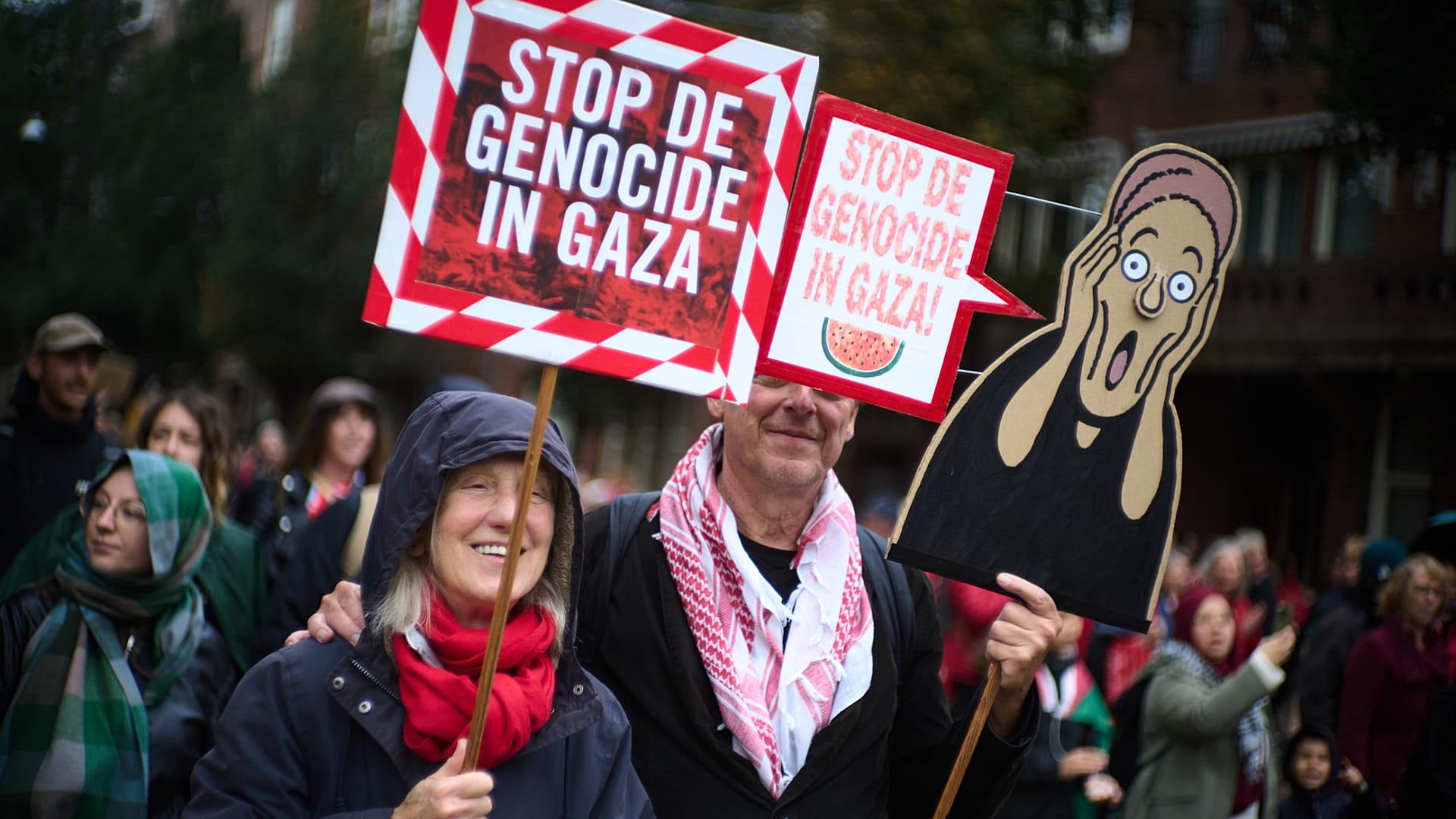 Video. Thousands march in Amsterdam urging tougher Dutch stance on Gaza ...