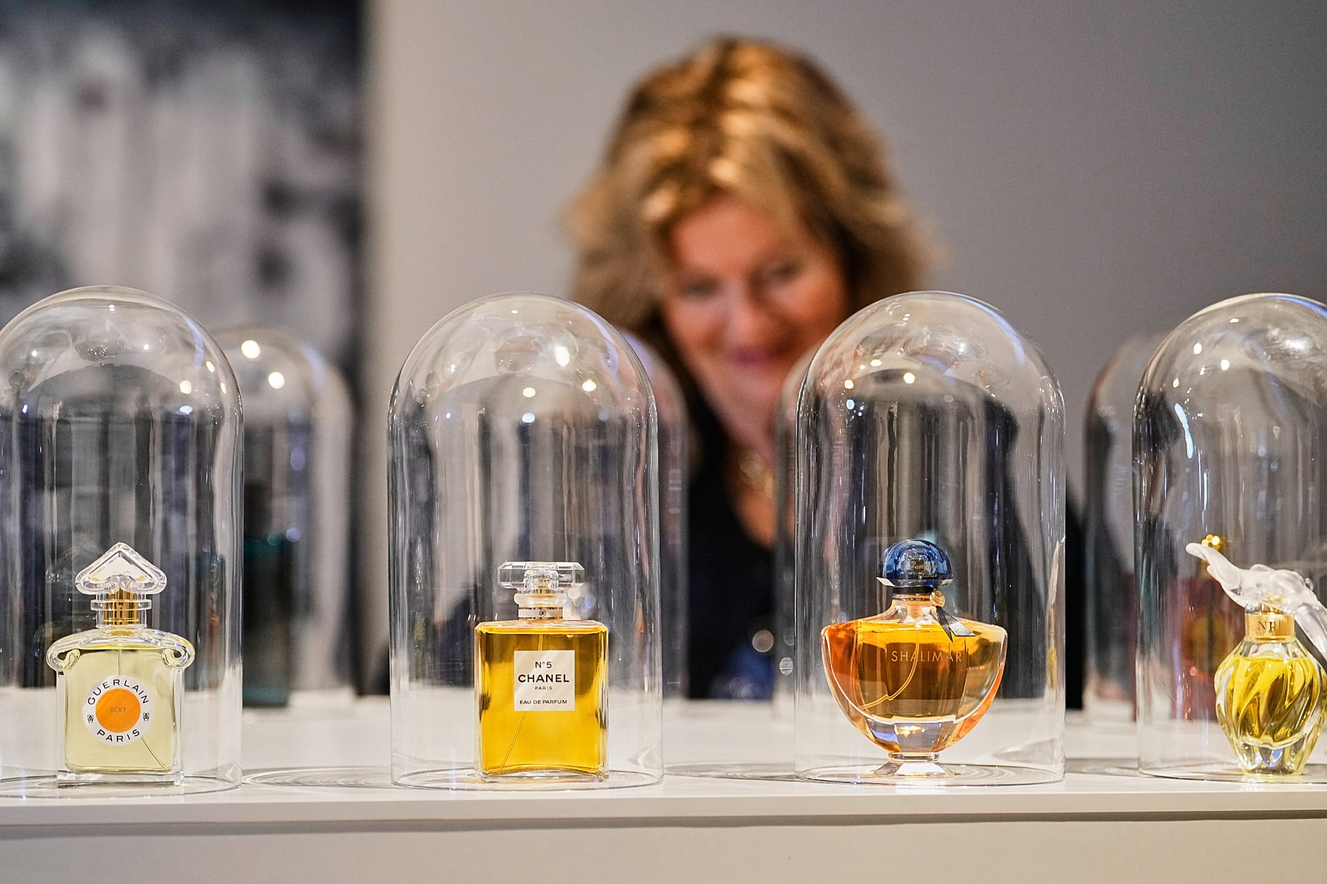 What do war, feminism and love smell like? This German exhibition 'nose ...