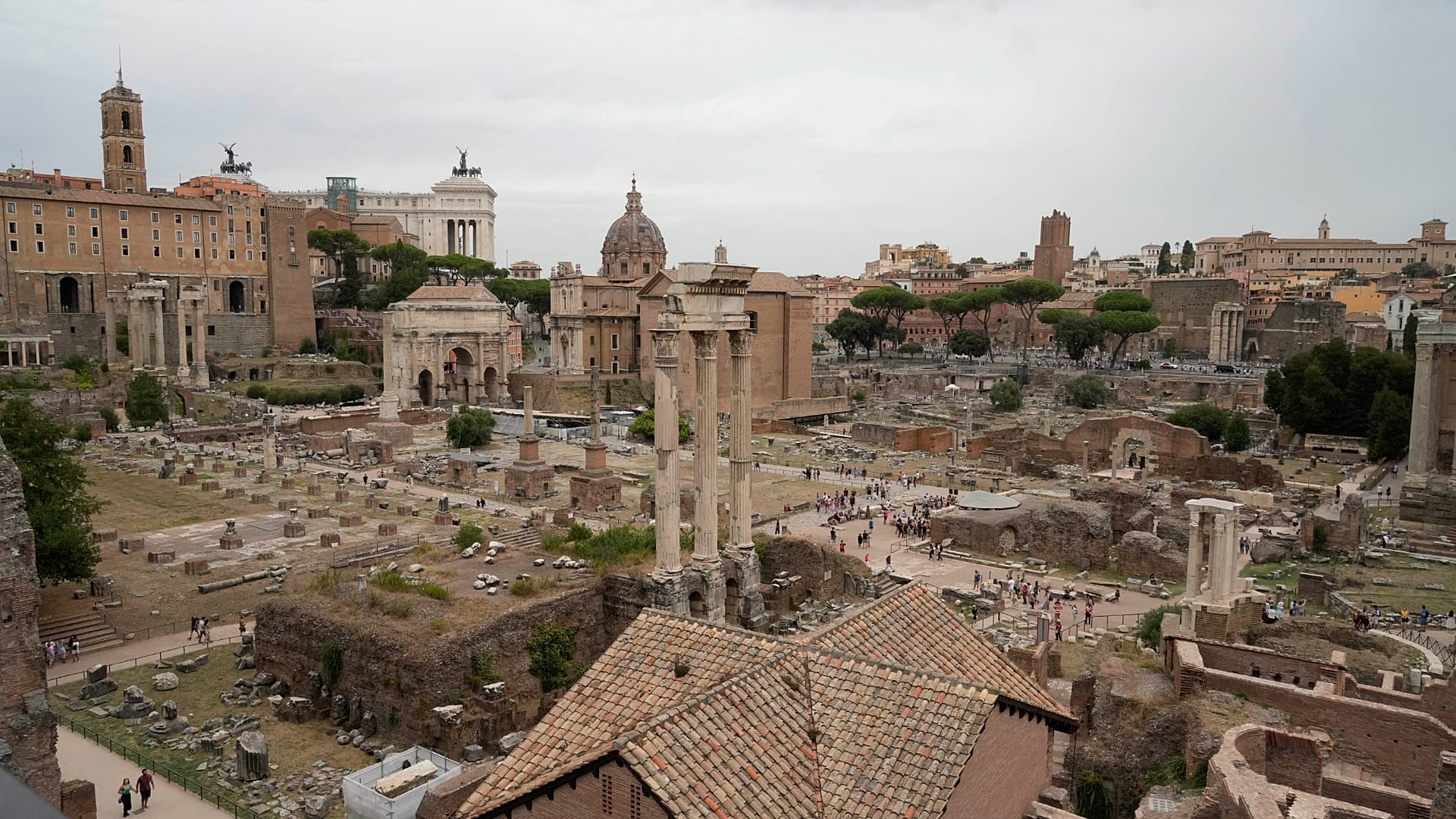 Effondrement de la Torre dei Conti à Rome, un ouvrier roumain décédé ...