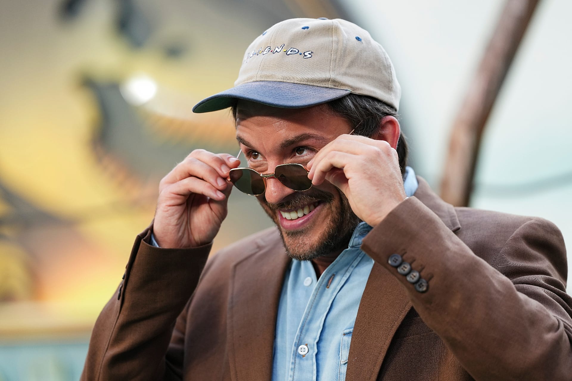 People dergisi Johathan Bailey'i '2025'in En Seksi Erkeği' seçti | Euronews