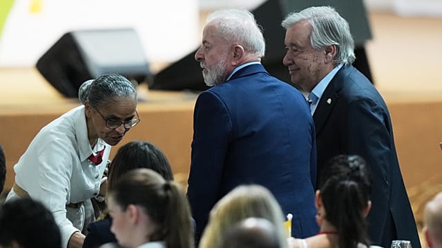 World leaders arrive for preliminary meeting at COP30 UN climate summit ...