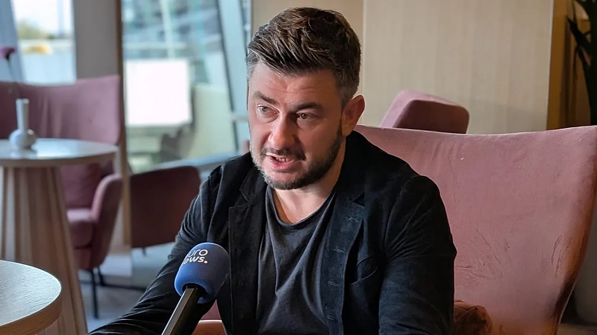 Dmitry Glukhovsky: Ukraina to konkurencyjny projekt dla Rosji. Putin ...