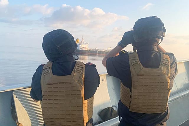 EU naval force vessel reaches ship raided by Somali pirates, all 24 ...