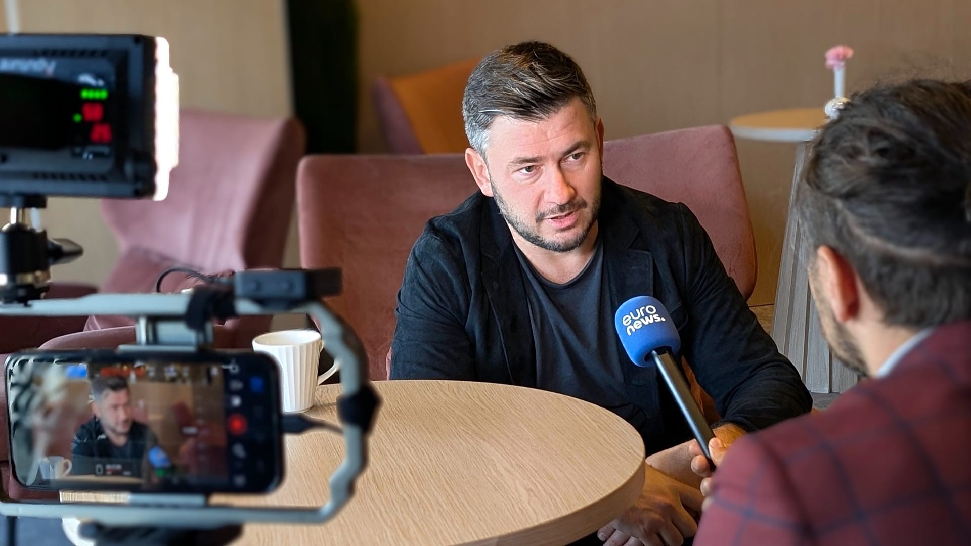 Dmitry Glukhovsky: Ukraina to konkurencyjny projekt dla Rosji. Putin ...