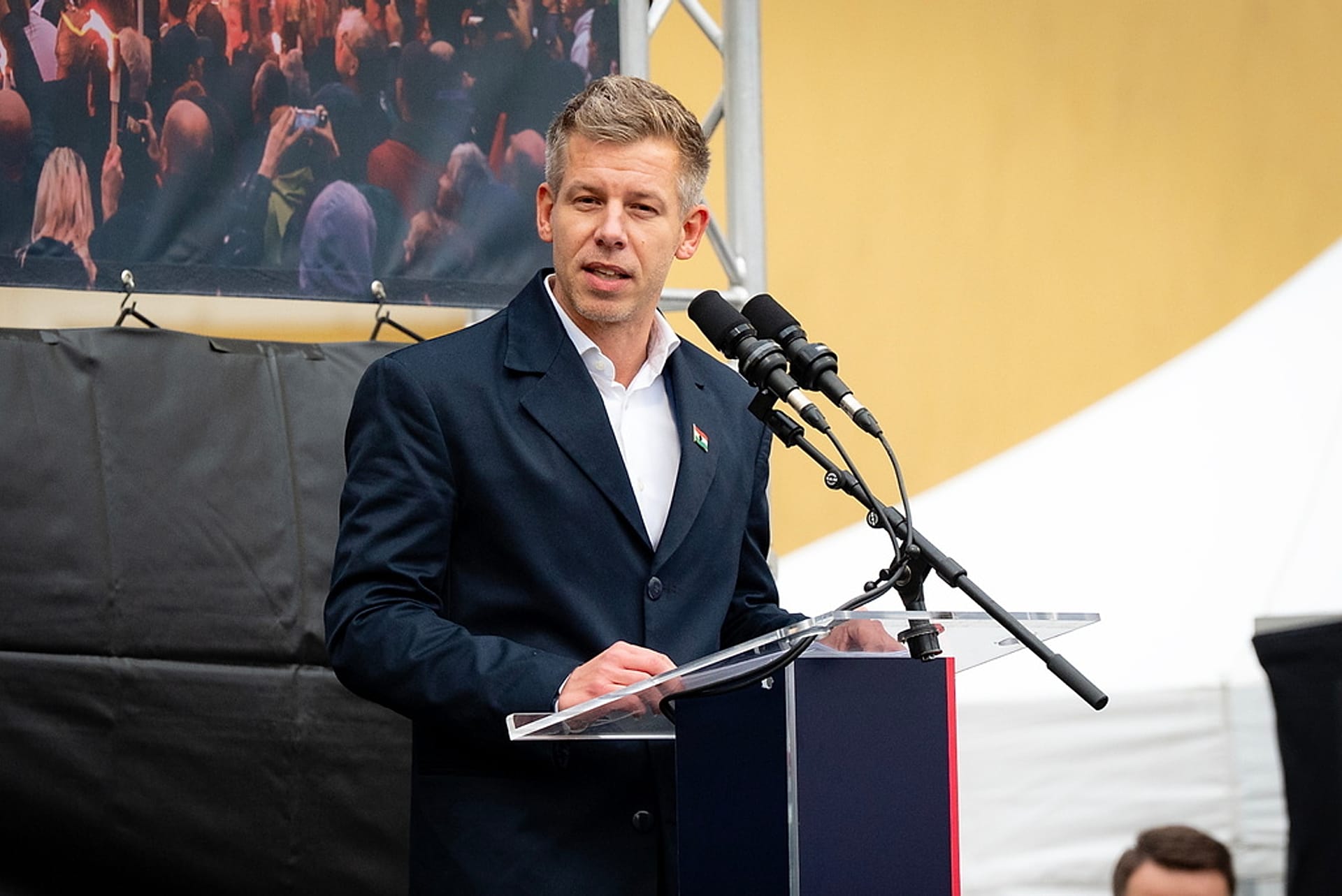 Orbán and opposition rival stage rallies in Gyor as Hungary gears up ...