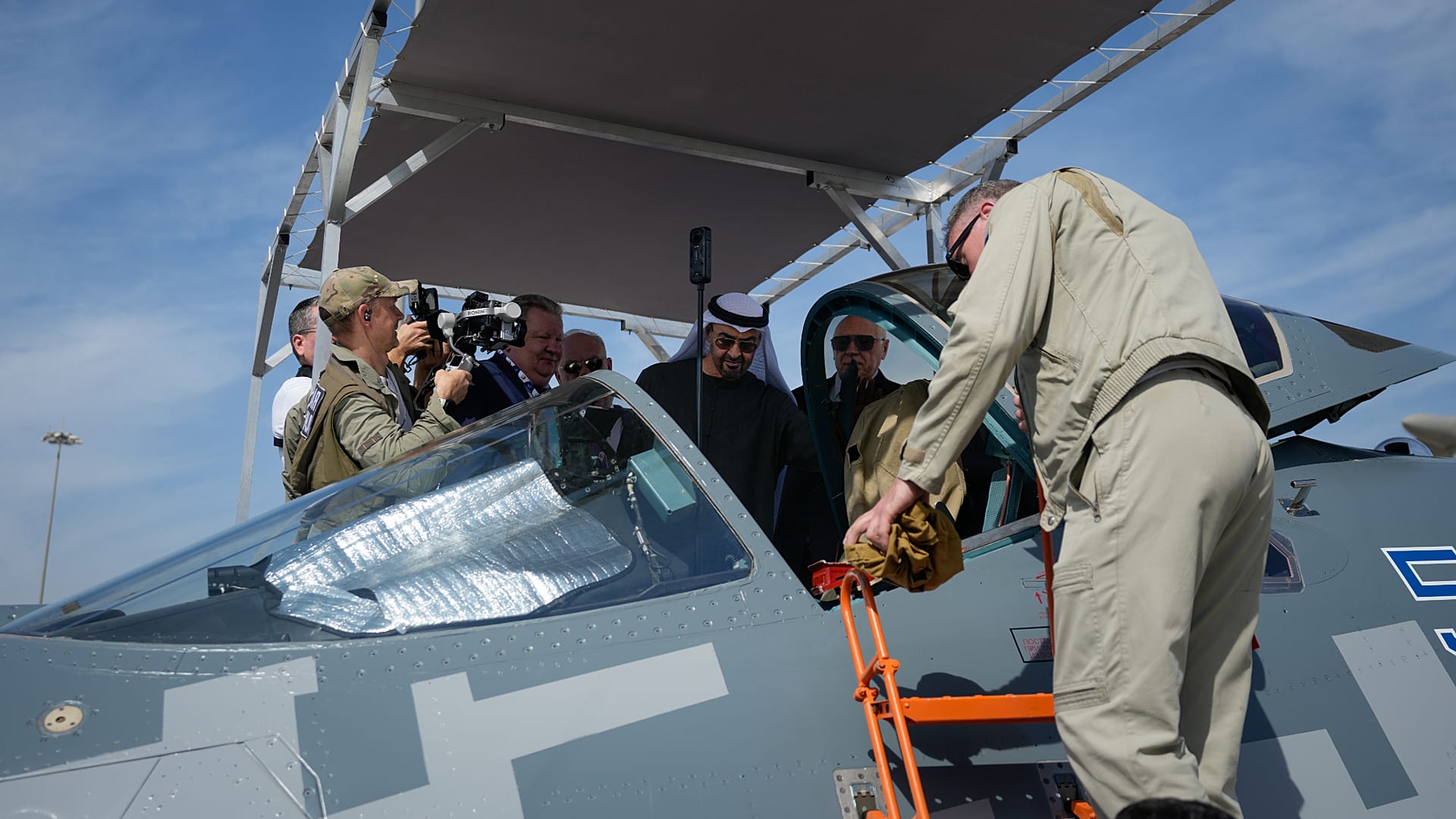 Video. Dubai Airshow: Acrobatic aircraft perform aerial show as Russia ...