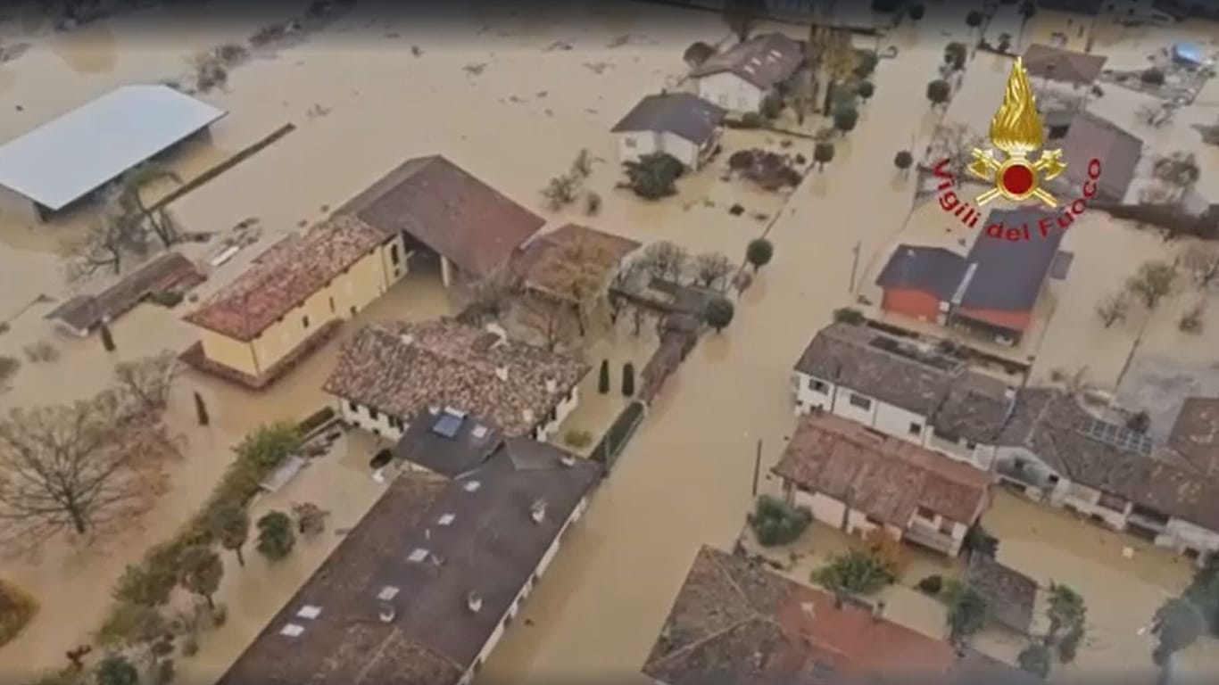 Video. Heavy rain triggers severe flooding in northeastern Italy | Euronews
