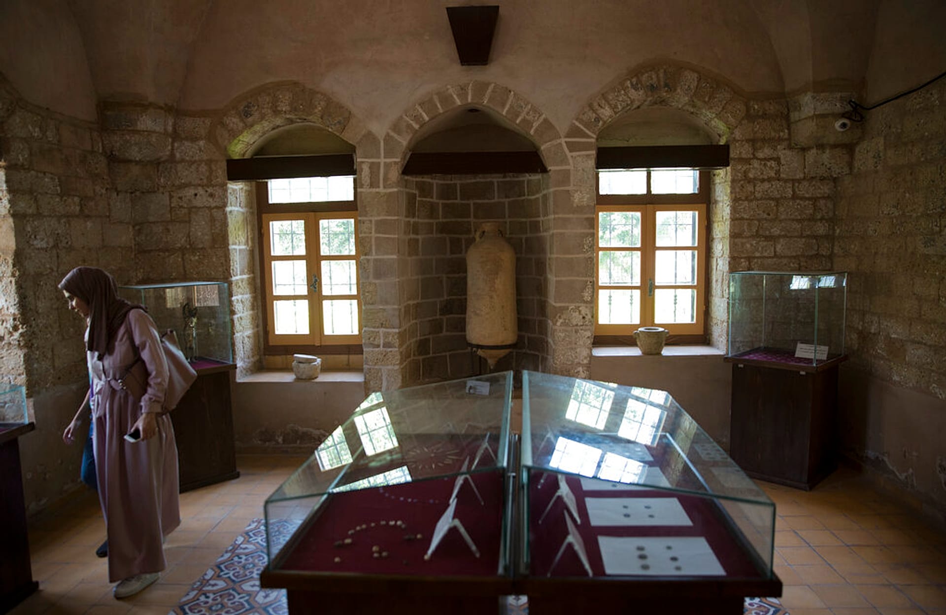 Palestina denuncia a Israel por el robo de 17.000 piezas arqueológicas ...