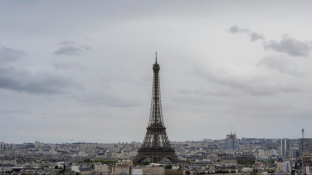 Blackout in parts of Paris left 55,000 homes without power, local media ...