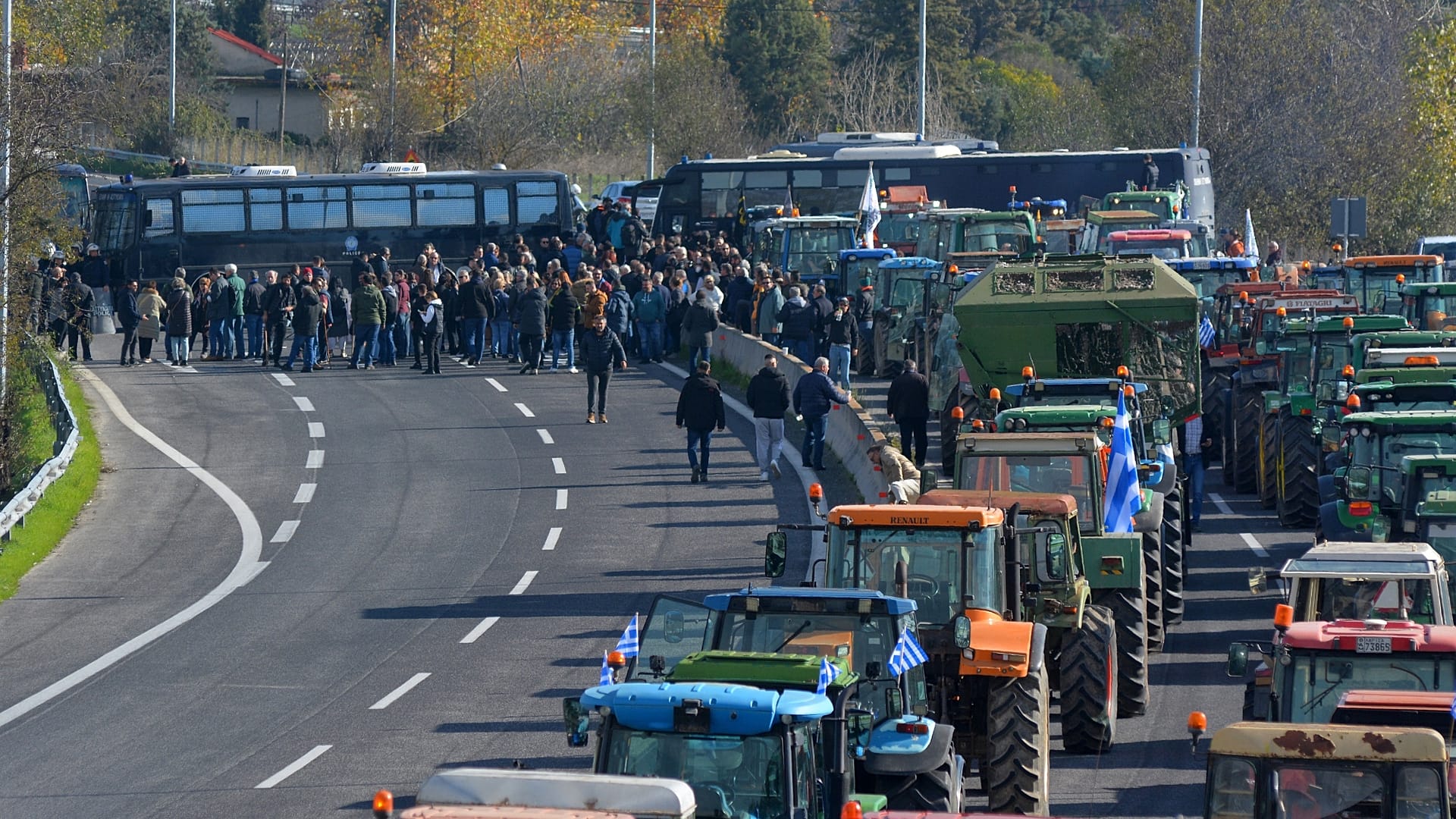 Wideo. Protest rolników paraliżuje główne drogi w Grecji | Euronews