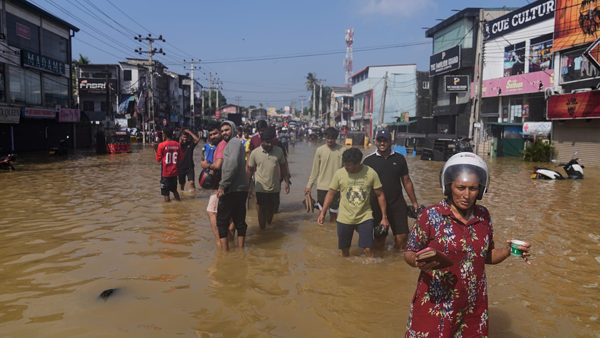 Video. Sri Lanka: Aerial video shows extent of flooding with over 365 ...