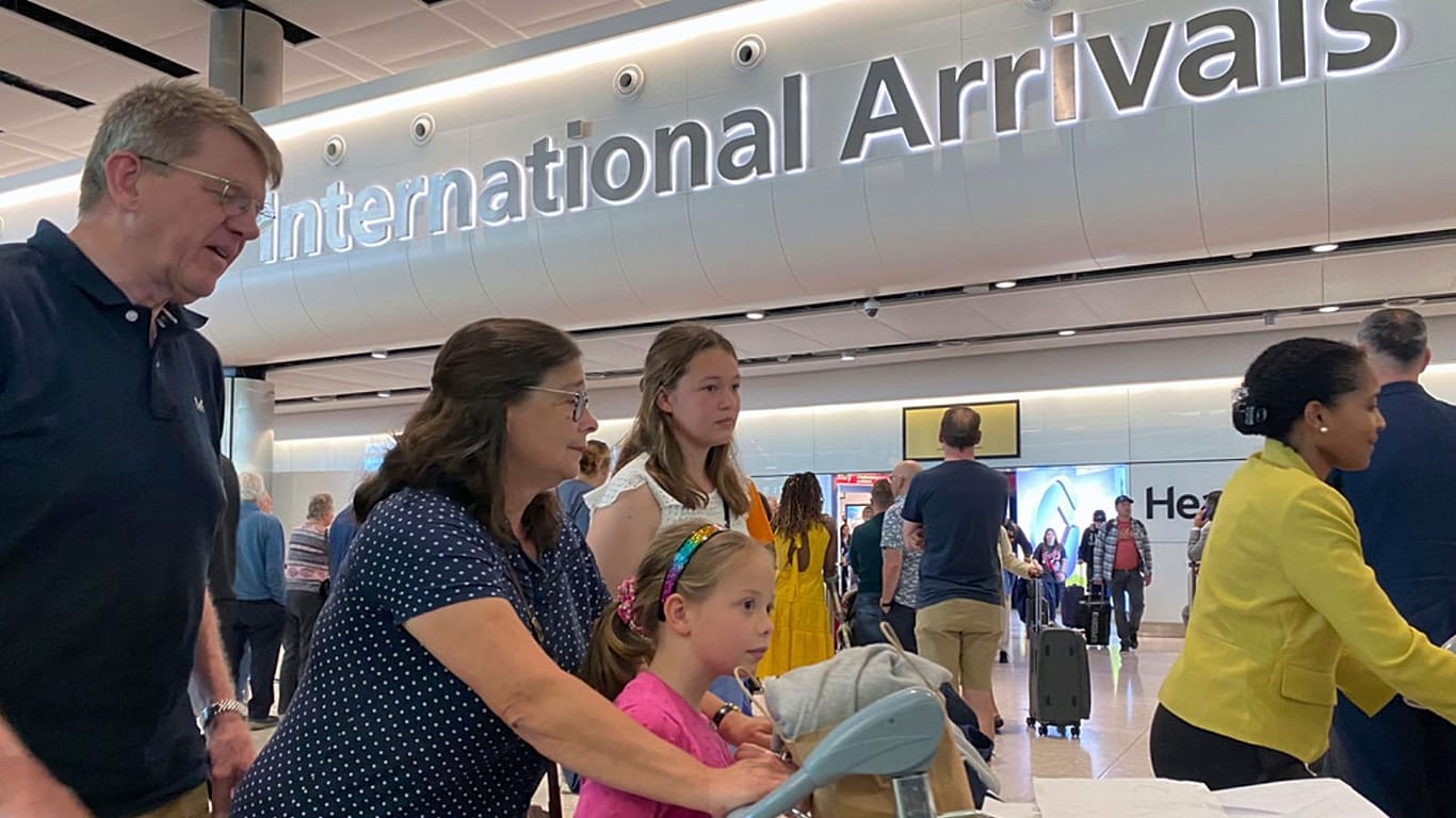 All the new travel rules in Europe for 2026: Border checks, tourist ...