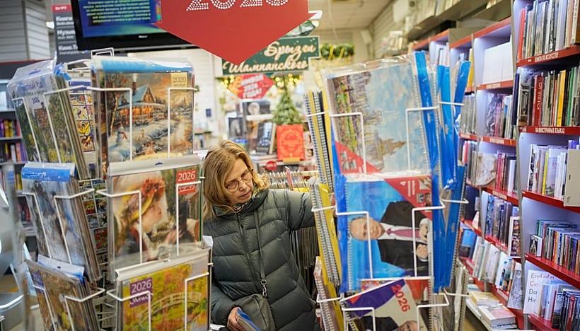Video. Putin calendars return to Russian stores | Euronews