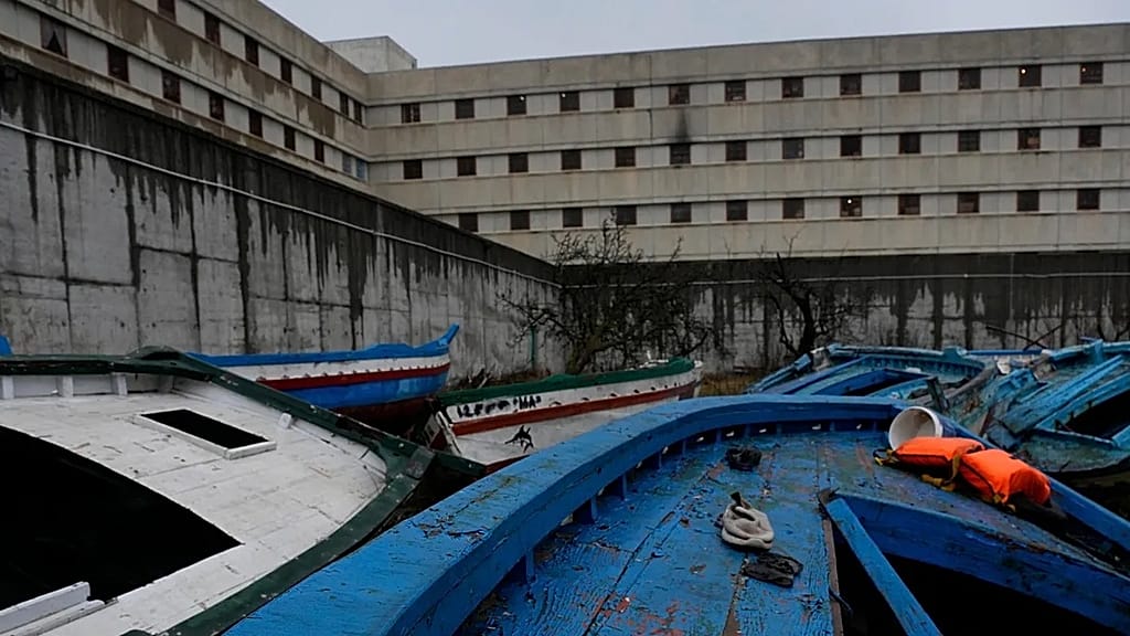 'Escape wizard' inmate flees Milan prison in fourth breakout from ...