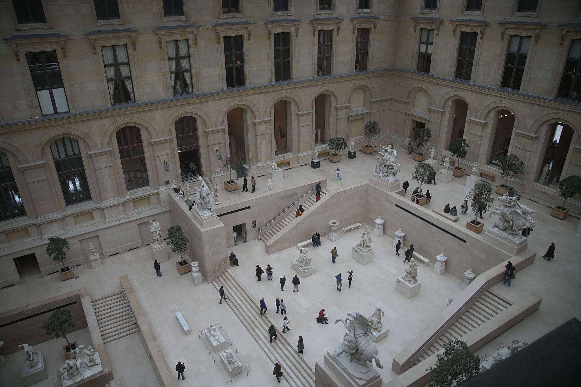 Louvre workers announce strike over work conditions and security after ...