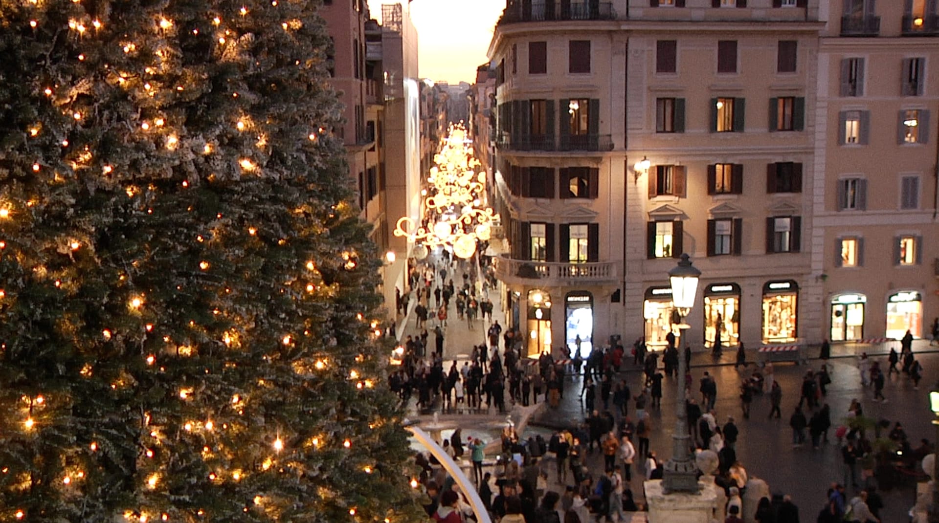 Prezzi alle stelle, redditi stagnanti: migliaia in piazza contro la ...