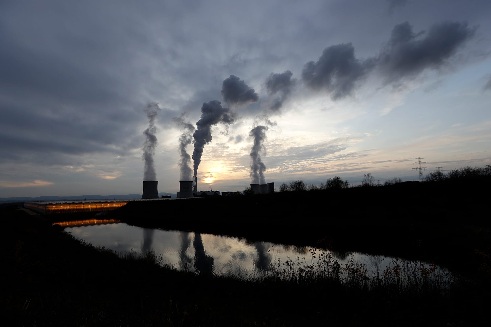 European Commission gives green light to construction of first nuclear ...