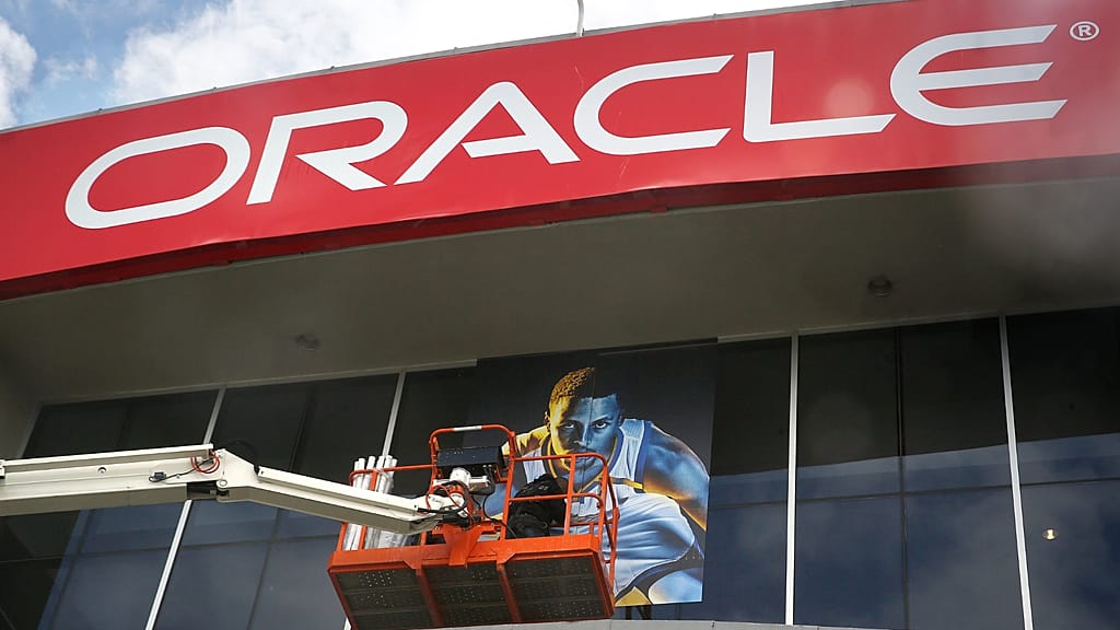 Oracle shares fall as bubble fears return, hitting wider tech stocks ...