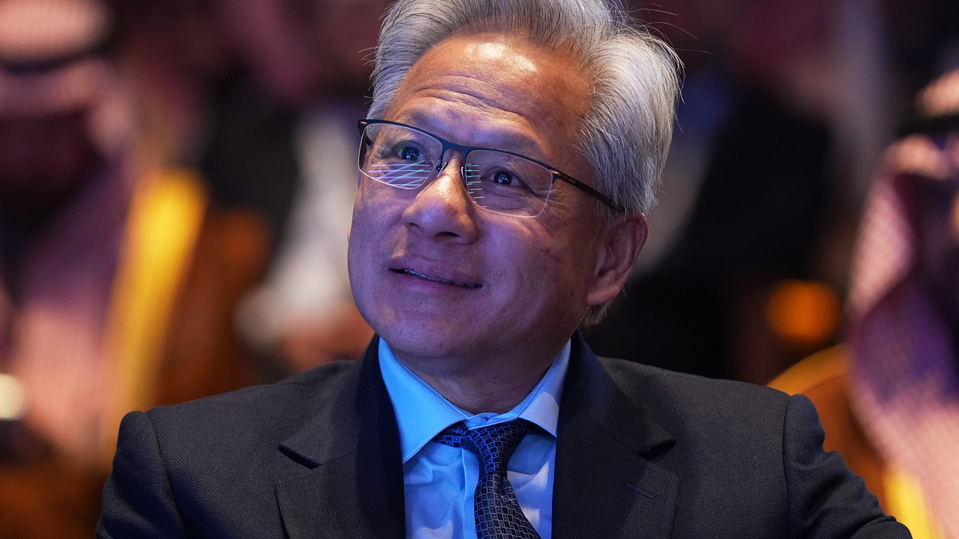 Le PDG de Nvidia sacré Personnalité de l’année 2025 du Financial Times ...
