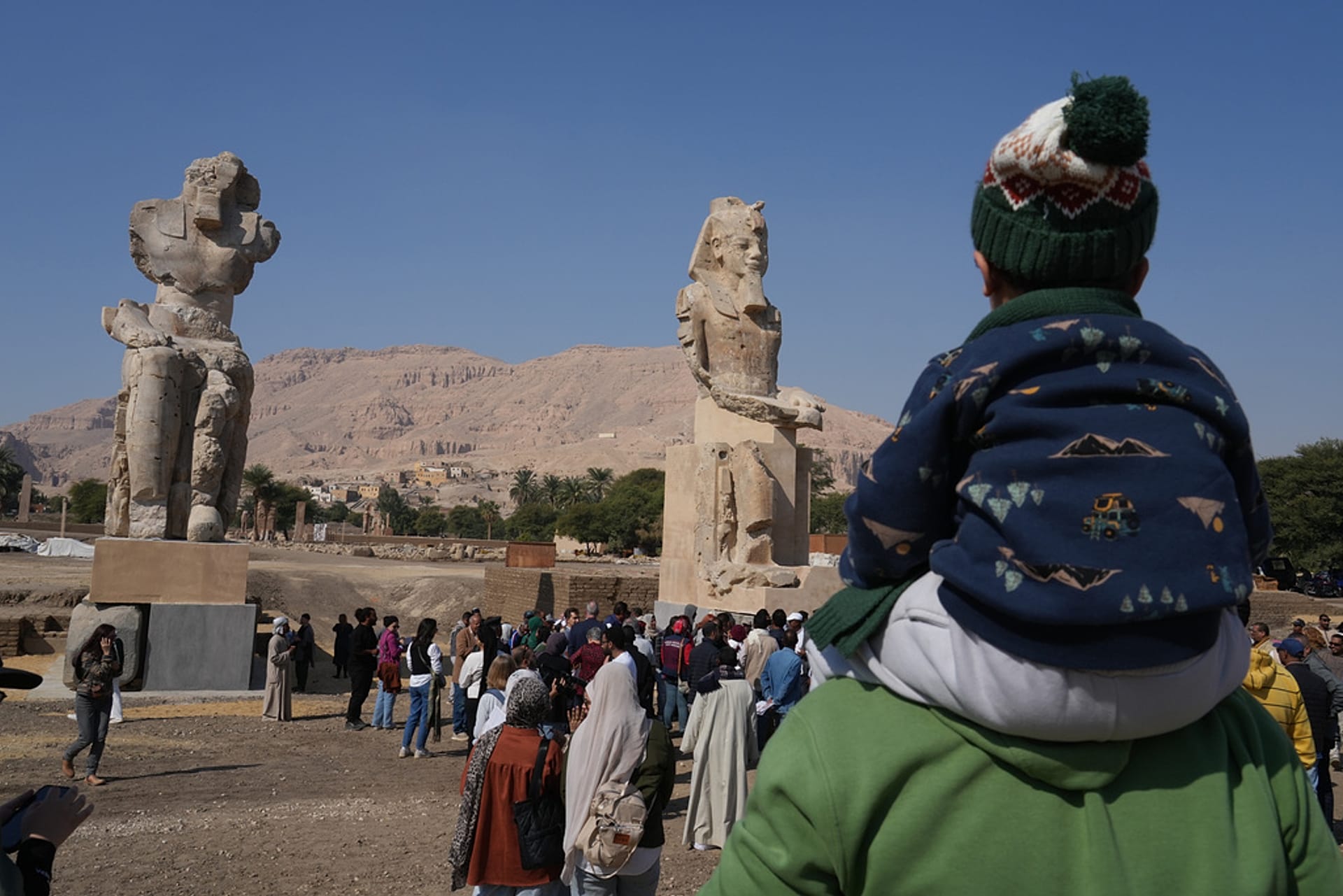 Egypt completes restoration of towering Colossi of Memnon statues ...