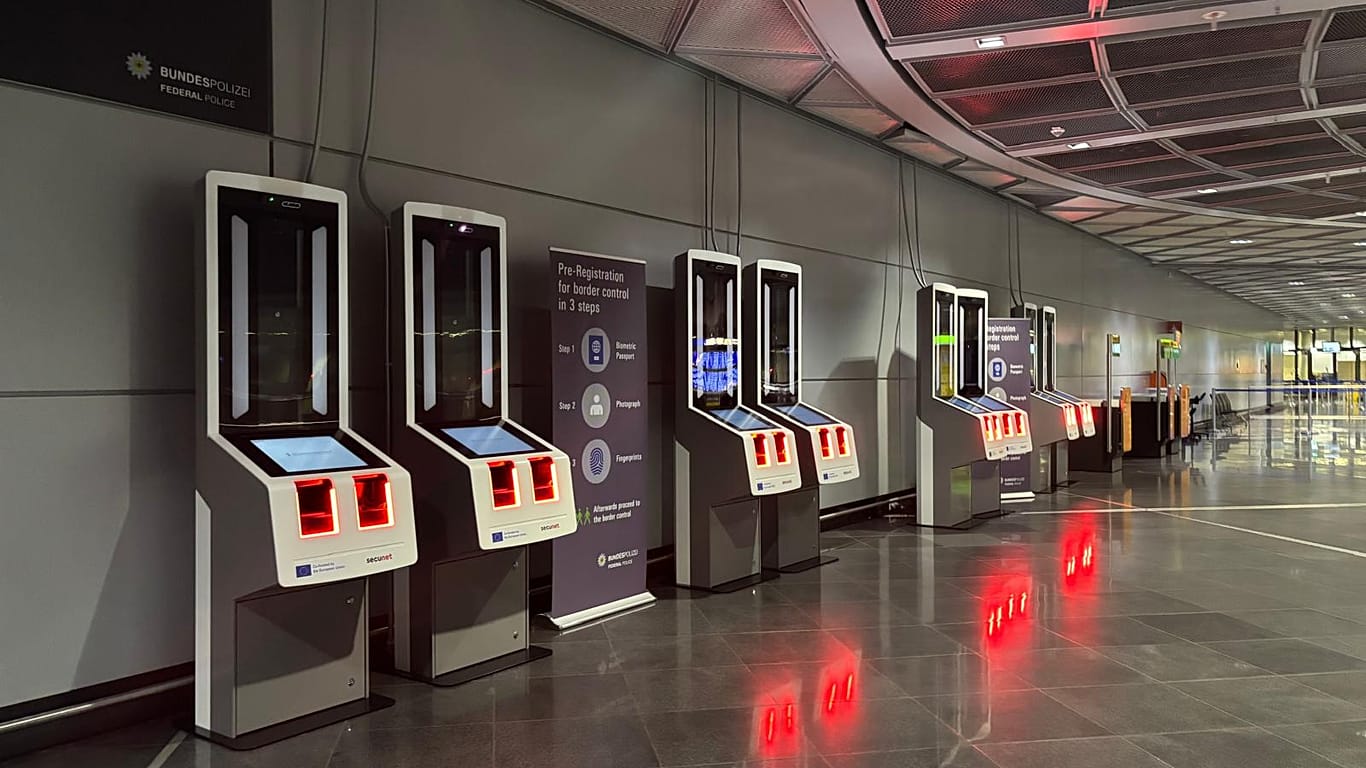 EU Entry/Exit System: First phase of rollout leaves passengers waiting ...