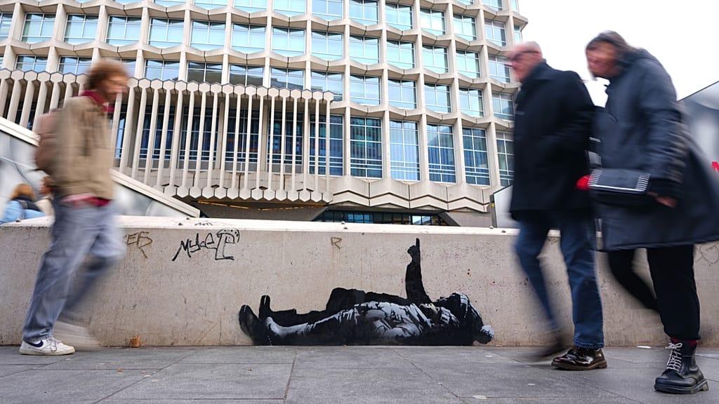 Una nuova opera di Banksy compare a Londra in tempo per Natale: bambini ...