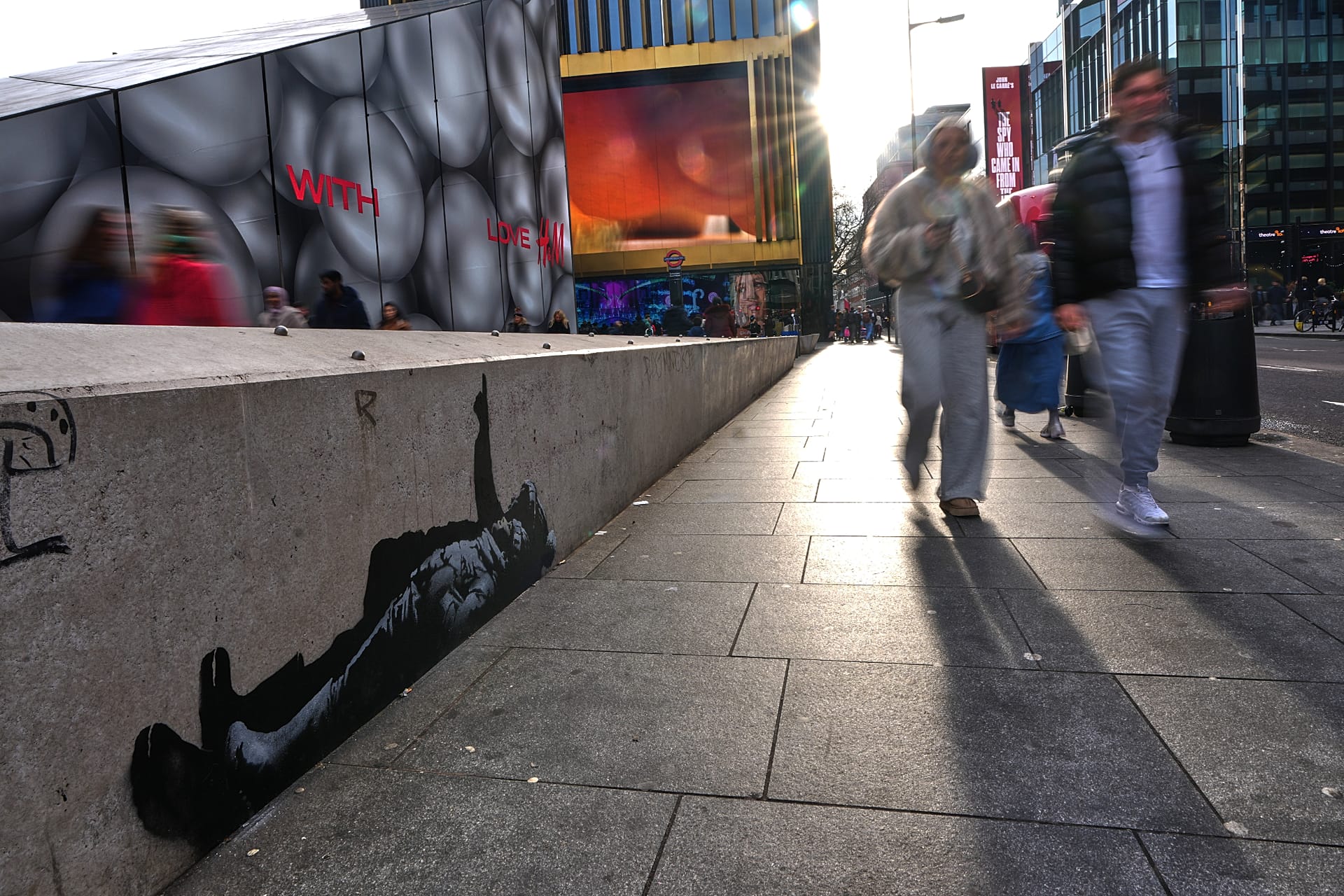Stargazing children: New Banksy unveiled in London in time for ...