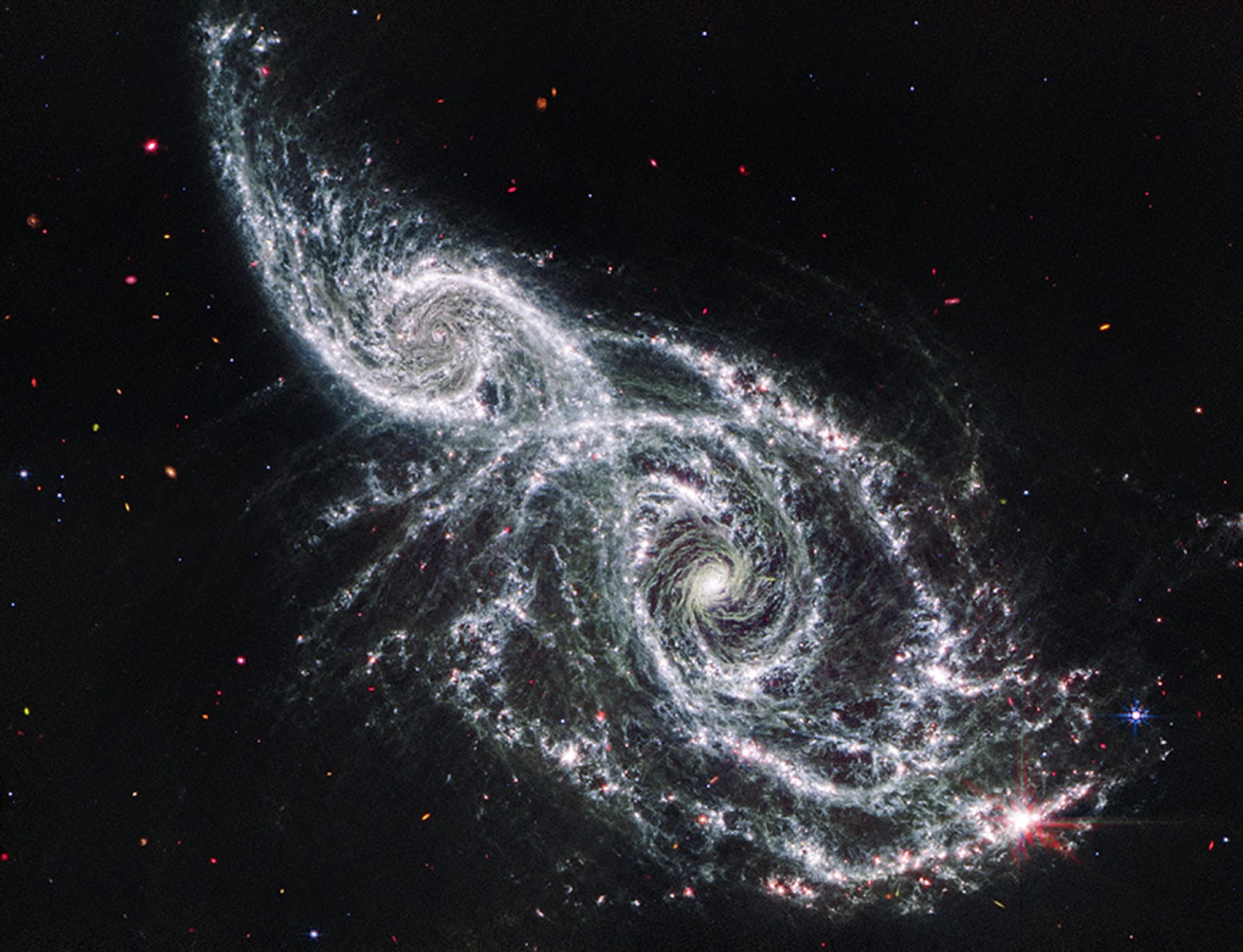 Breathtaking James Webb Telescope image reveals what happens when two ...