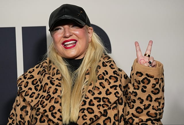 Sia dethrones Mariah Carey's 'All I Want for Christmas' as Spotify's ...