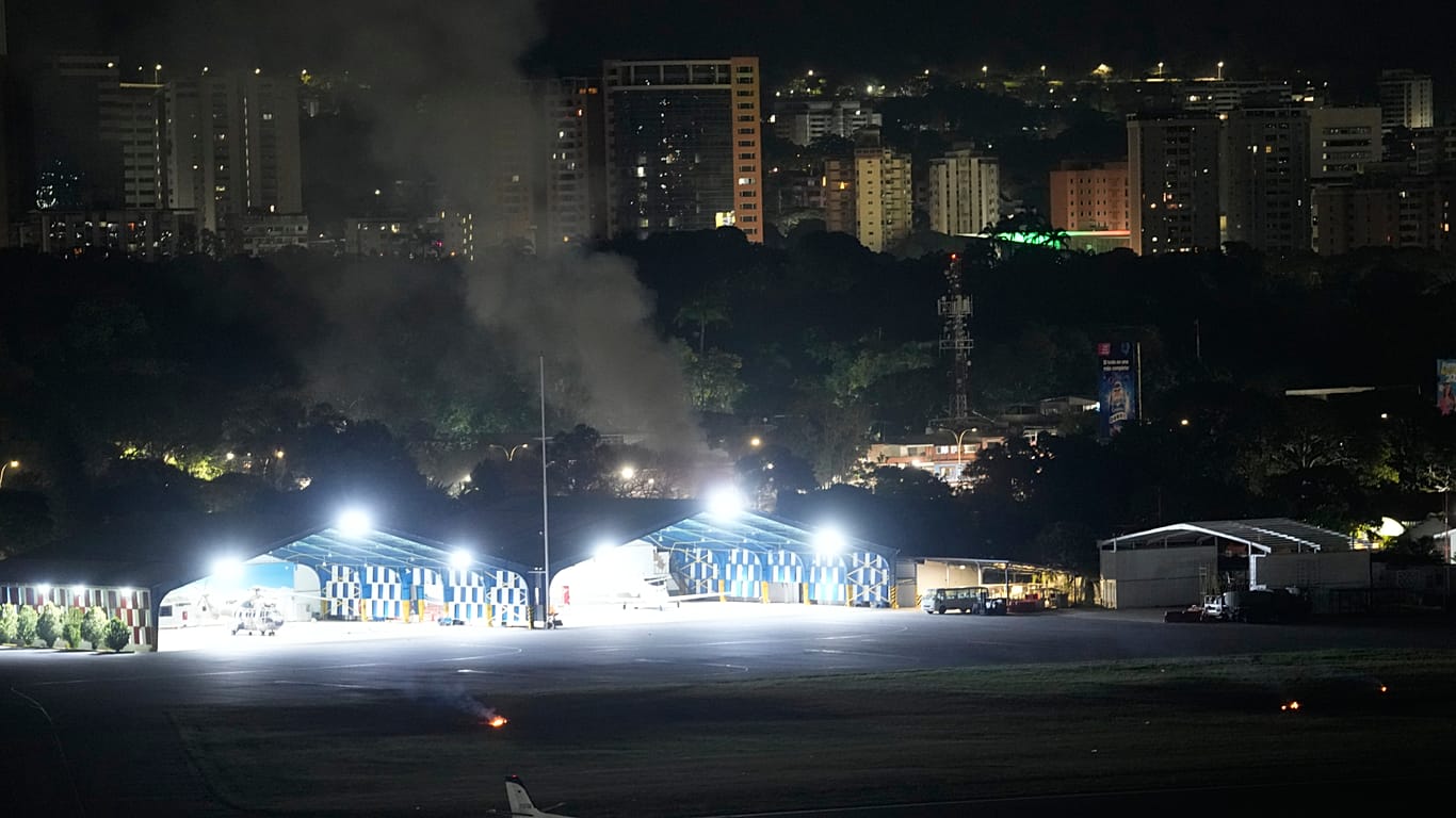 Video. Videos show explosions in Venezuela's capital Caracas | Euronews
