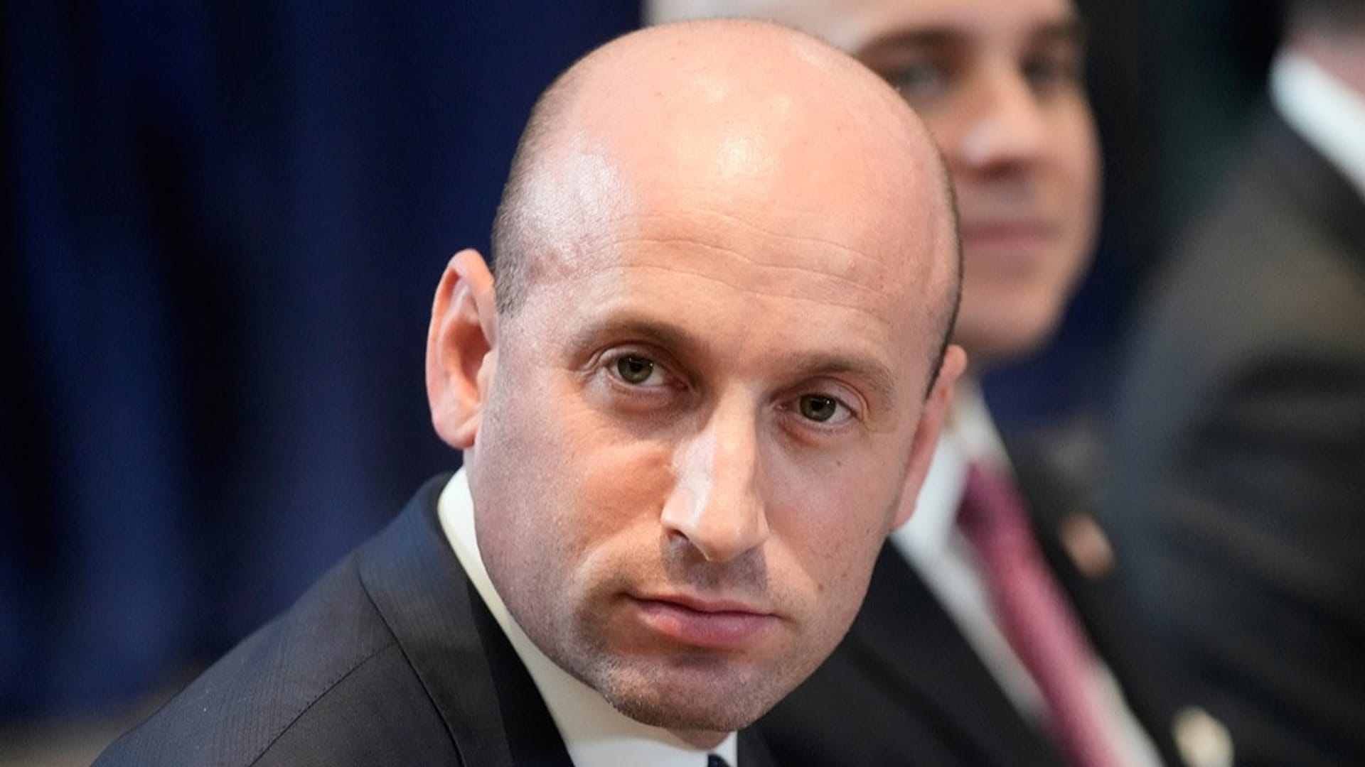 Stephen Miller diz que ninguém lutaria contra os EUA pelo futuro da ...