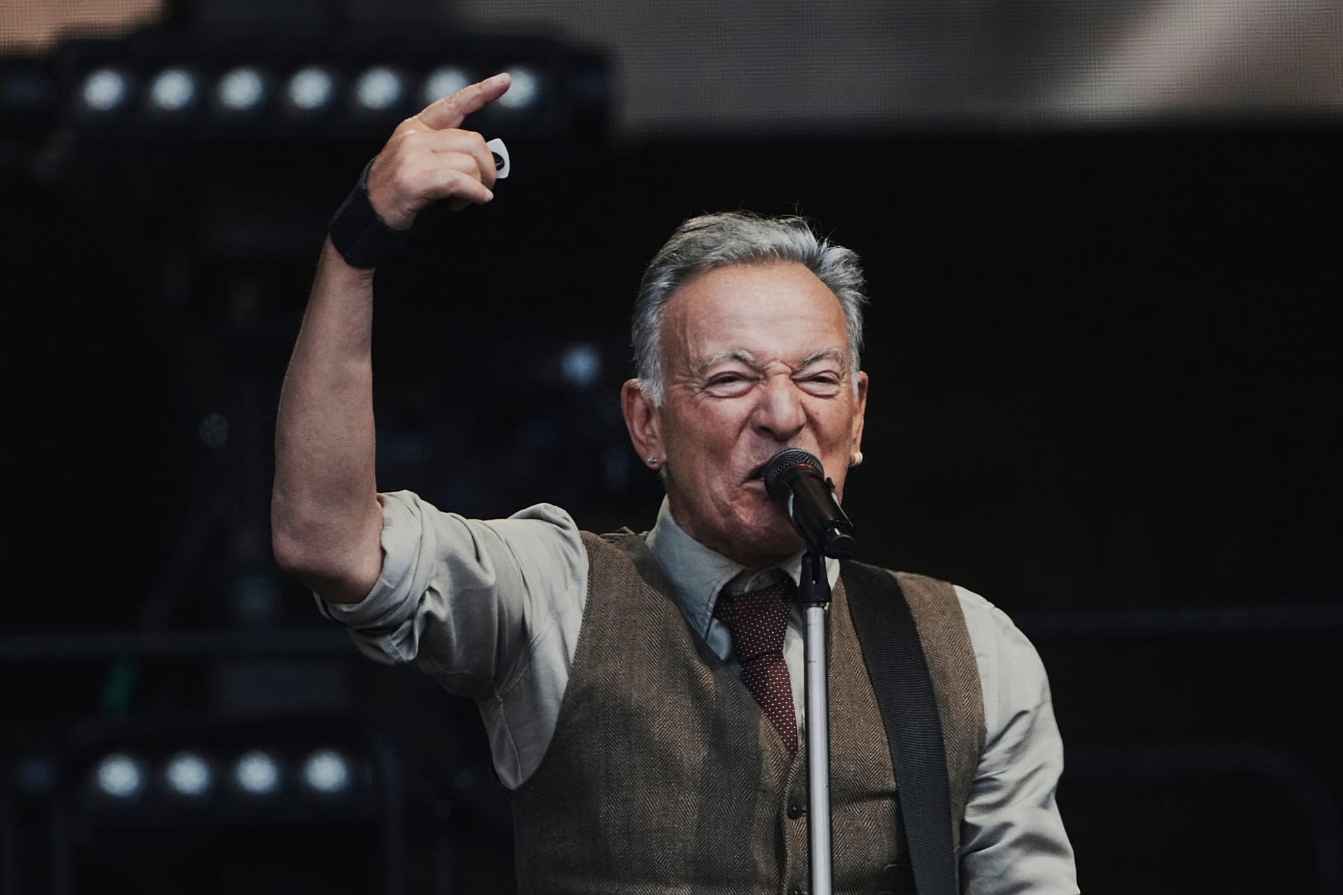 Bruce Springsteen hits out at Donald Trump and ICE: ‘Get the f*ck out ...