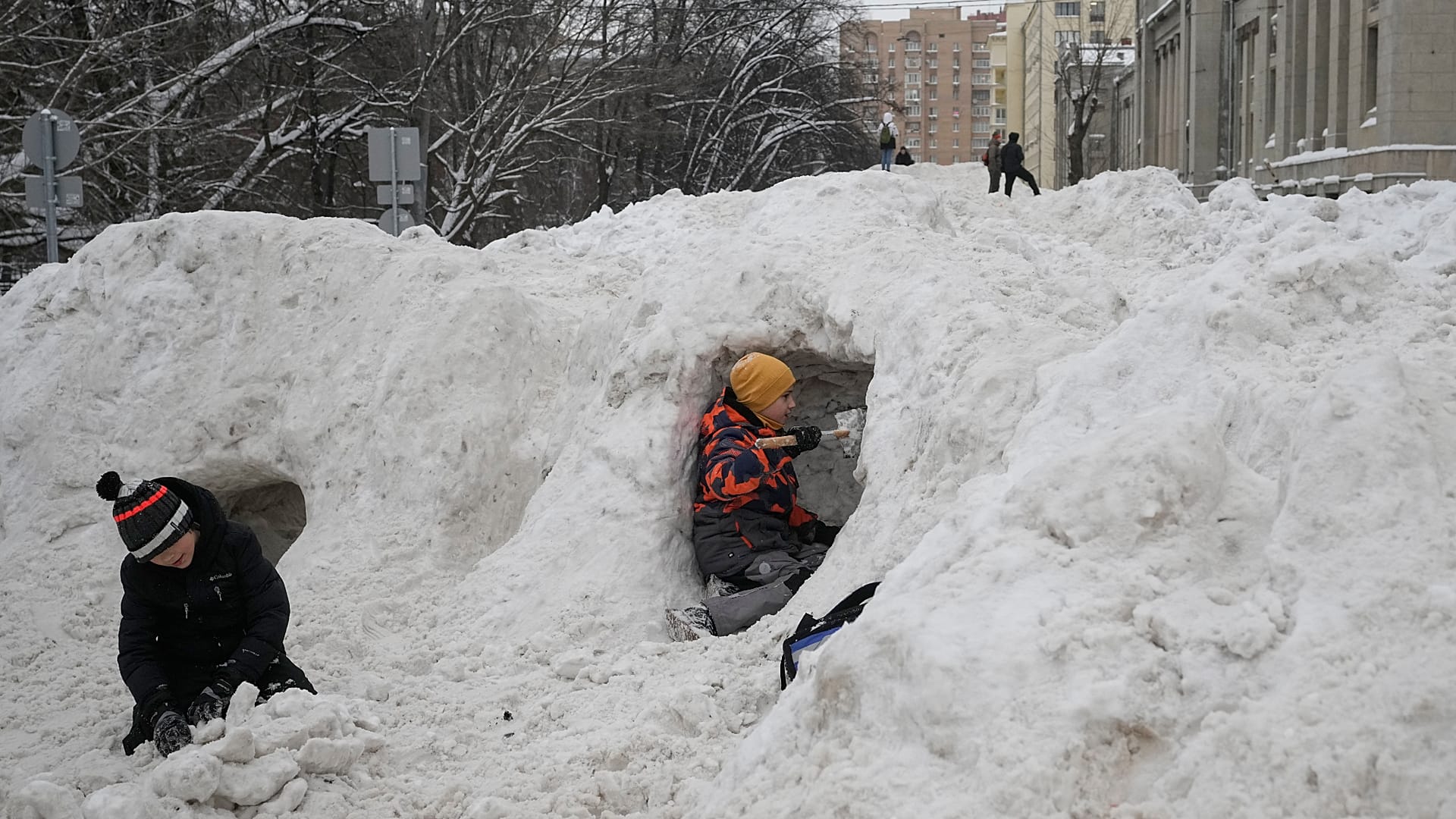 Video. "Snow apocalypse": Russia's Kamchatka emerges from record winter ...